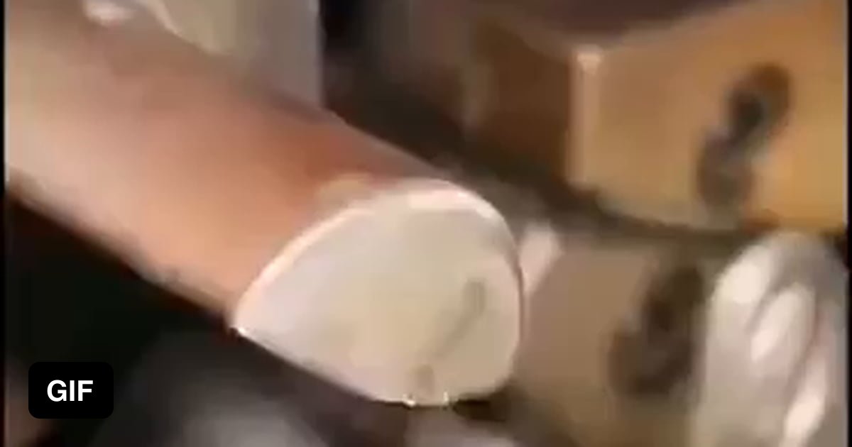 Can someone explain this to me please - 9GAG