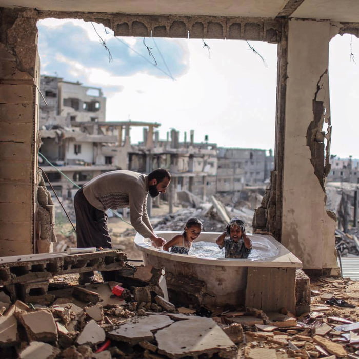 Dad is still making things fun, despite the circumstances. (by Emad S ...