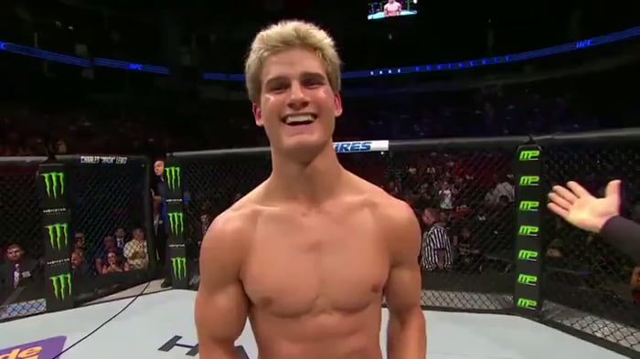 Crazy UFC fighter's front flip - 9GAG