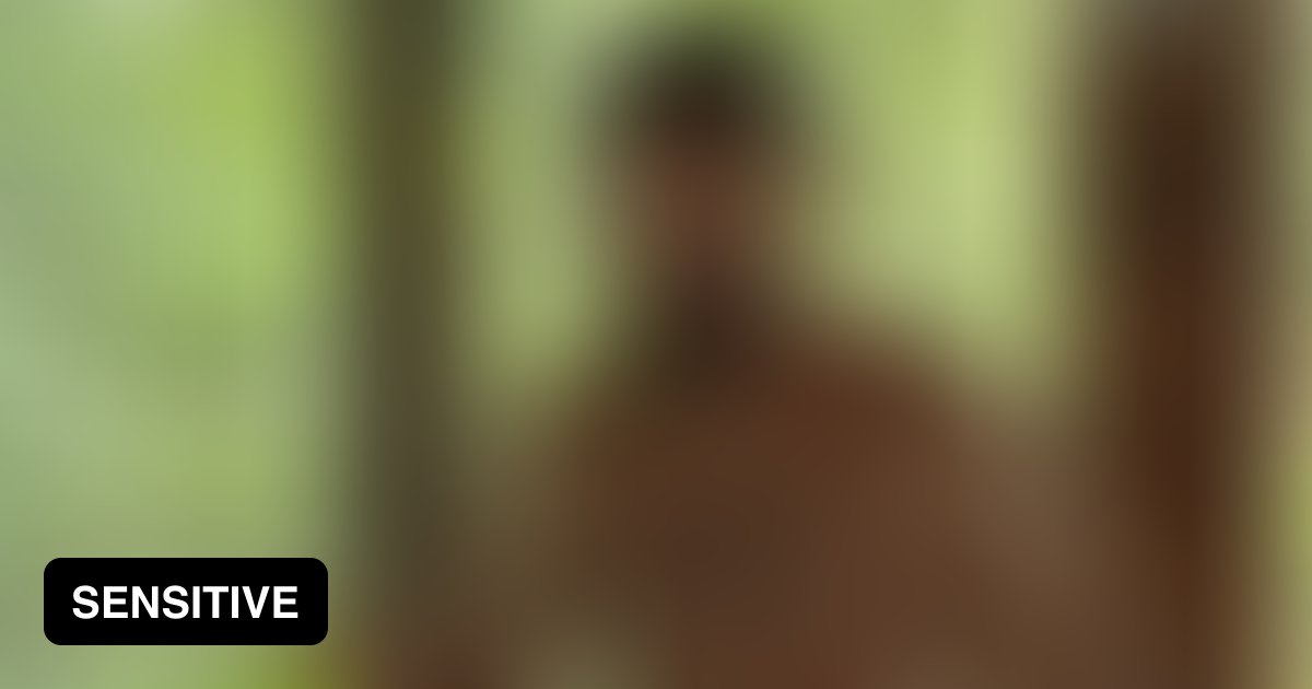 Meaty Zac Efron. - 9GAG