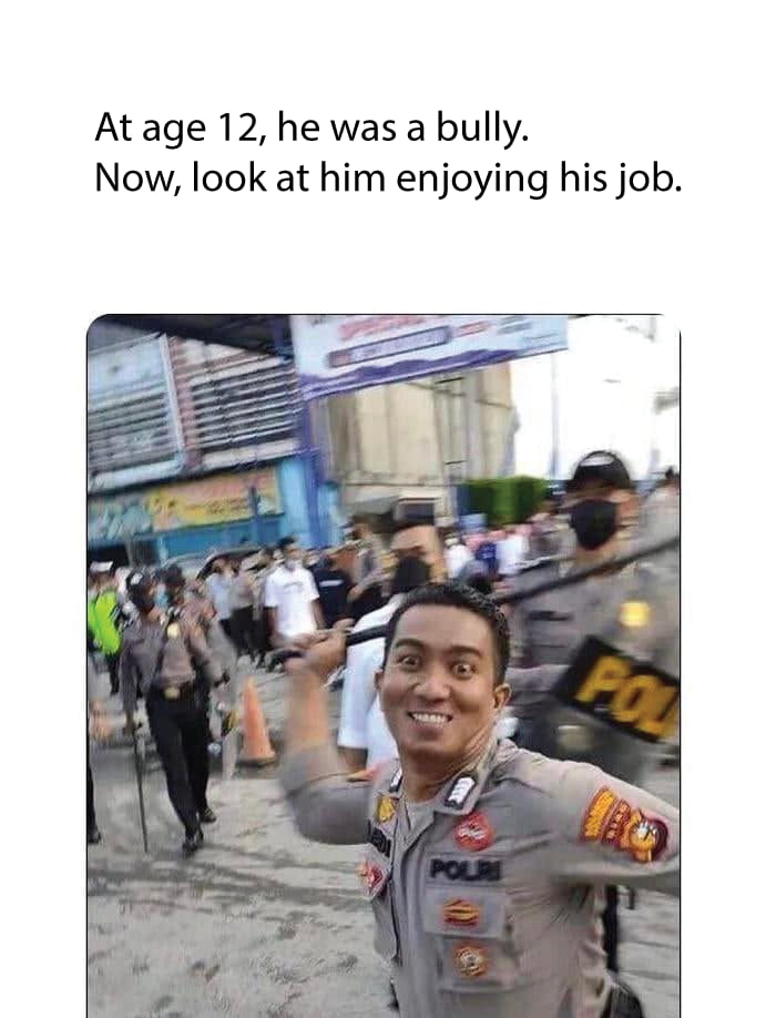 He Loves His Job - 9GAG