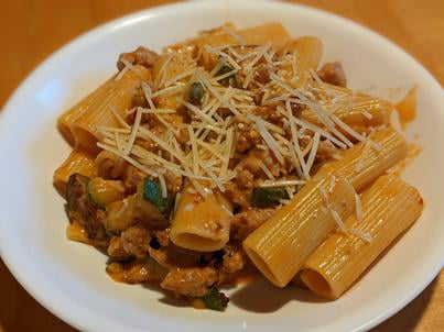 Pork sausage rigatoni rosa with cream, zucchini & parmesan - 9GAG