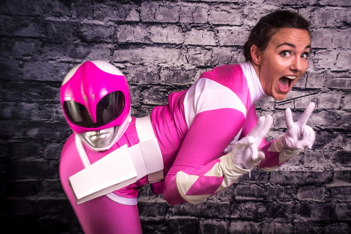 Jessica Clever - The Pink Power Ranger - Kim K copycat pose - 9GAG
