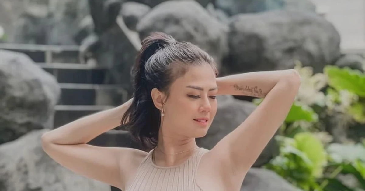 Saya hari ini buzzer nita gunawan. Ni keteck buat kalian. - 9GAG