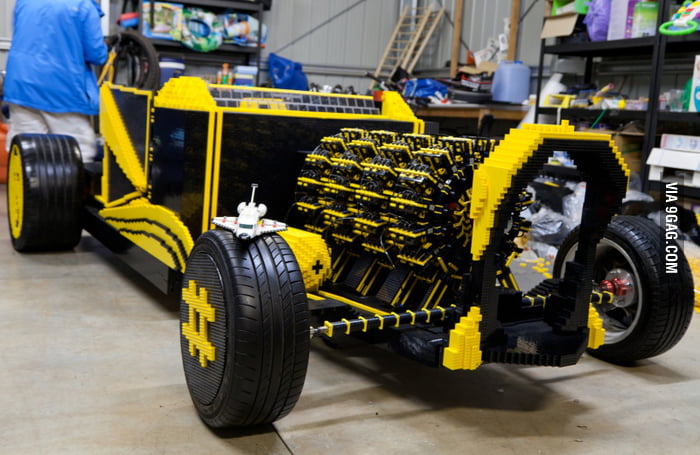 Real life sized lego car (it can be driven by the way) - 9GAG