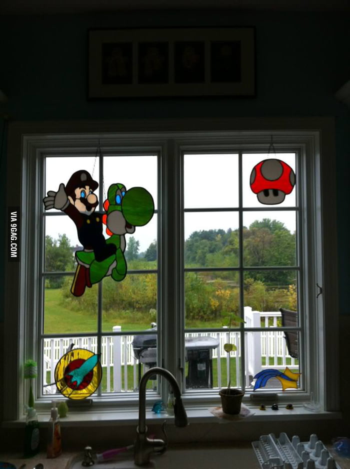 Mario and Yoshi Stained Glass! - 9GAG