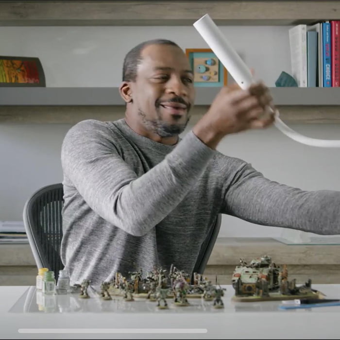 40K models in this commercial for the Uberlight Flex. - 9GAG