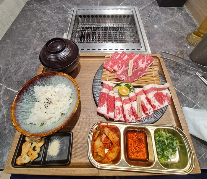 Yakiniku / Japanese BBQ - 9GAG