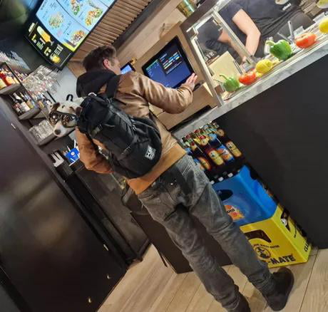 Hey doggo, what you looking for? - 9GAG