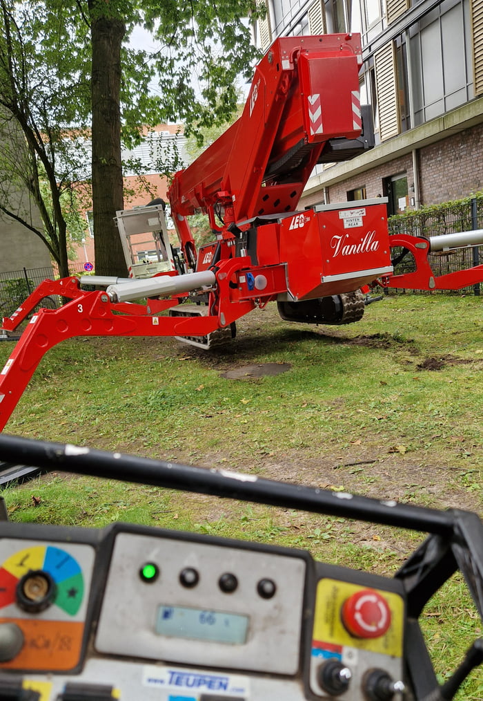 Today I get to play a little bit. - 9GAG