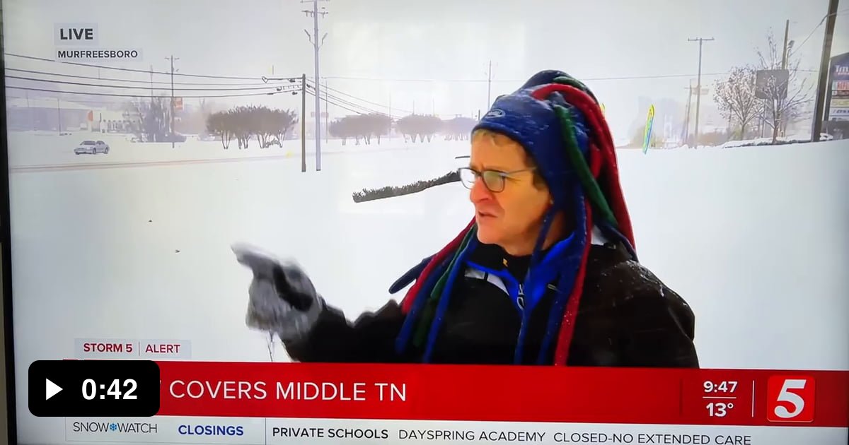 Nashville reporter Nick Beres snacks during winter weather coverage - 9GAG