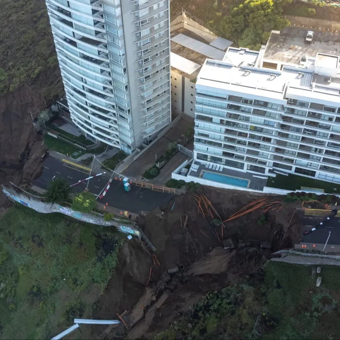 It happened again… now with infinity pool - 9GAG