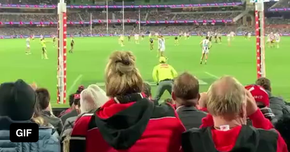 The sacrifice I'm willing to make for a handegg. - 9GAG