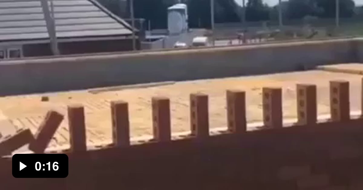 Double Domino effect using bricks - 9GAG
