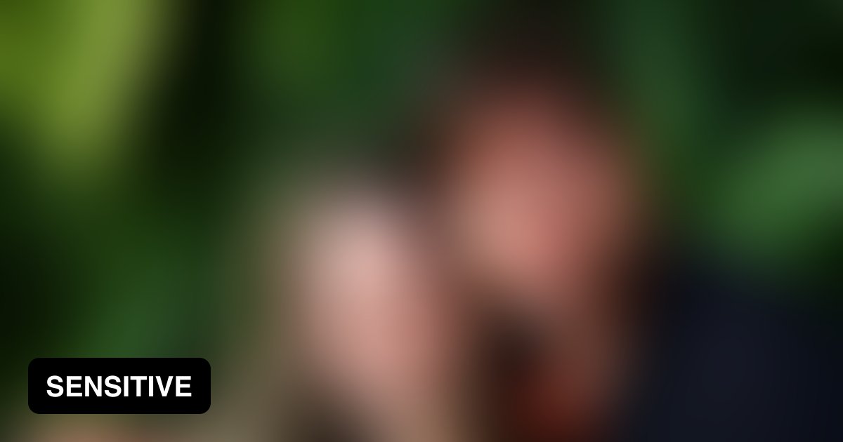 There is something wrong here..... - 9GAG