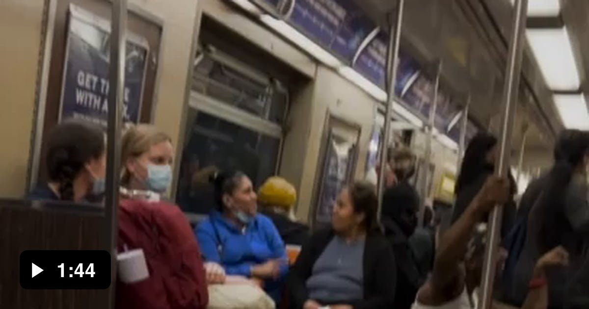 This artist/performer on a speeding NYC subway train. - 9GAG