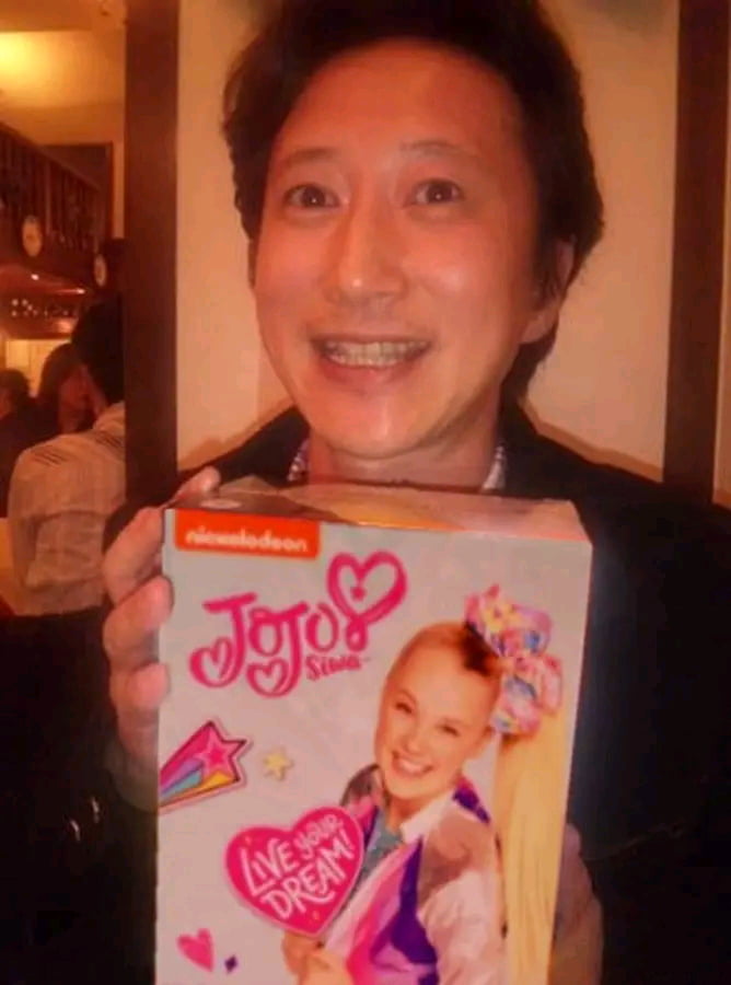Araki looks so happy with his new figure - 9GAG