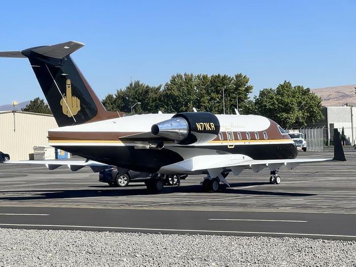 Kid Rock s Jet At The Reno Airport Today 9GAG