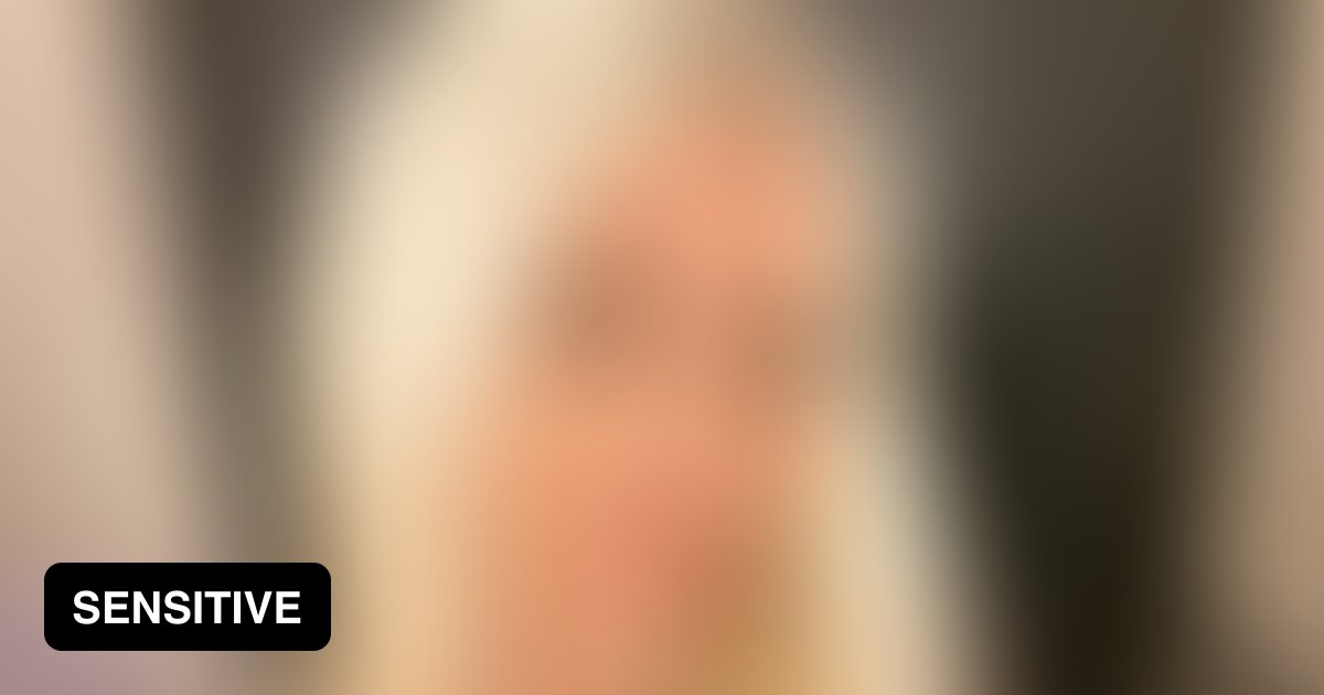 Anyone know who is she? - 9GAG