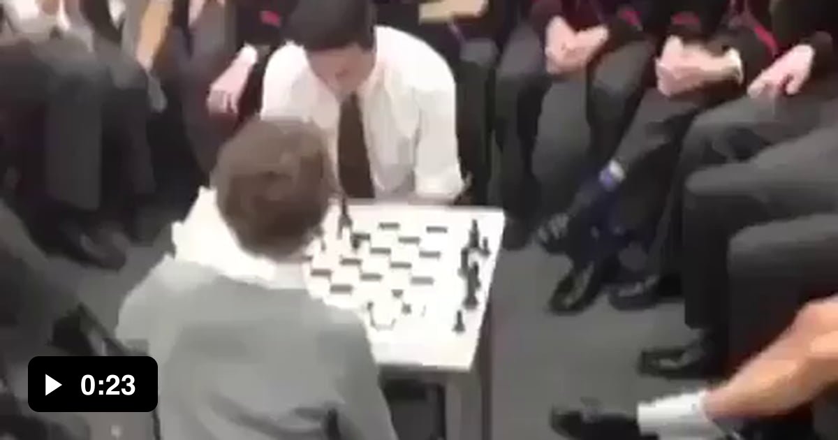 The most intense chess game ever - 9GAG