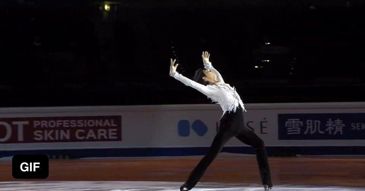 Yuzuru Hanyu performing a figure skating hydroblade - 9GAG