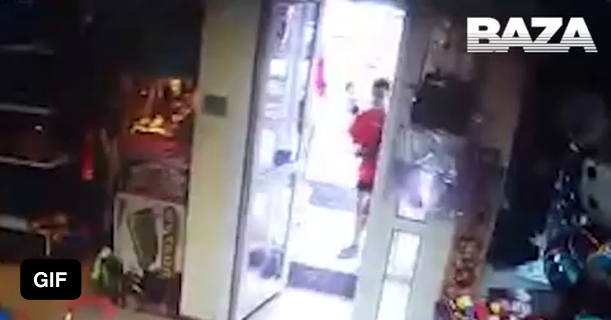 Toy store got robbed by two second-graders - 9GAG