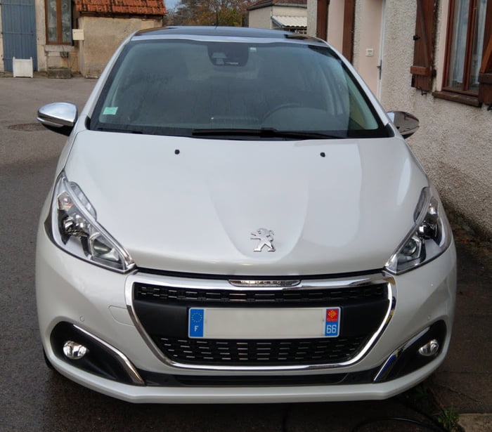 Super cleaned my car today, so happy with the result *-* - 9GAG