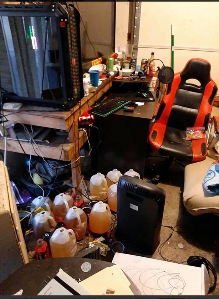 Gaming Setup you can smell - 9GAG