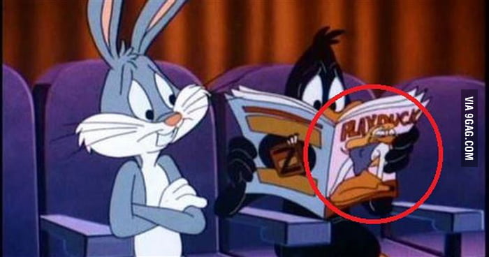 Just daffy duck reading magazine - 9GAG