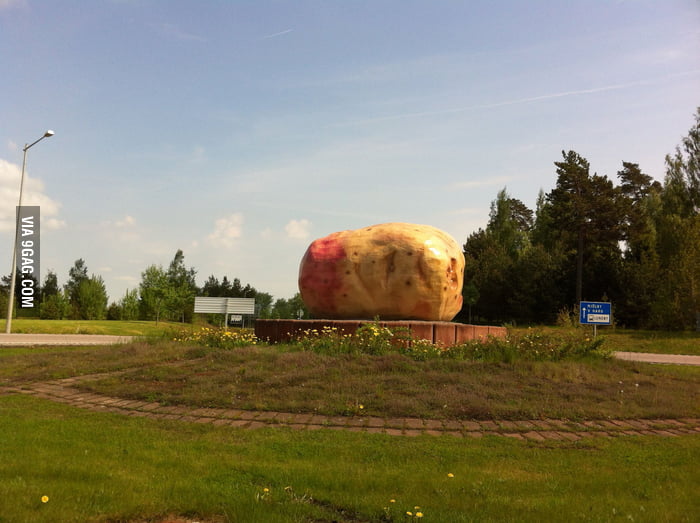 Giant potato in Swedish roundabout! - 9GAG