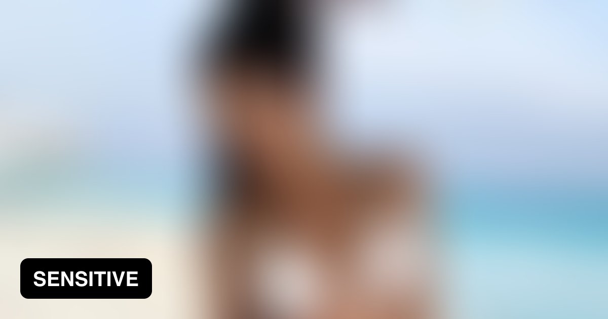 Chilling on beach - 9GAG