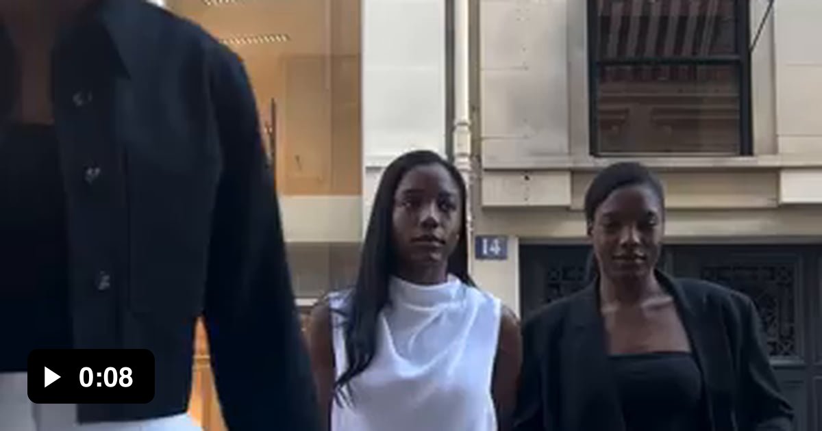 Does this qualify as a Duet? - 9GAG