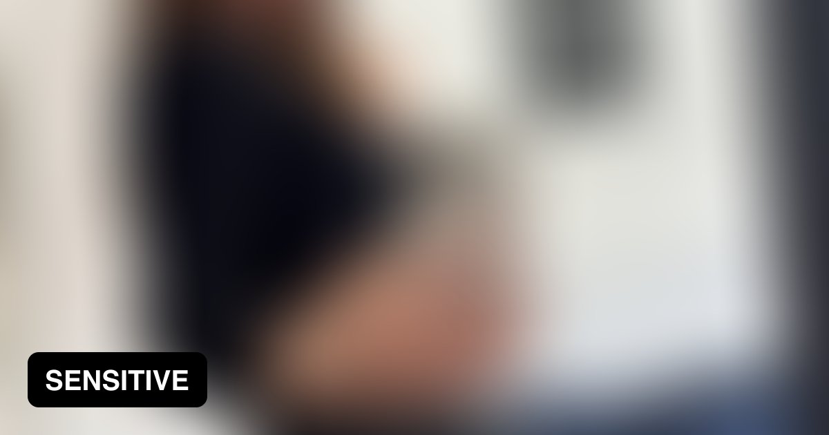 A skirt can never be too tight - 9GAG