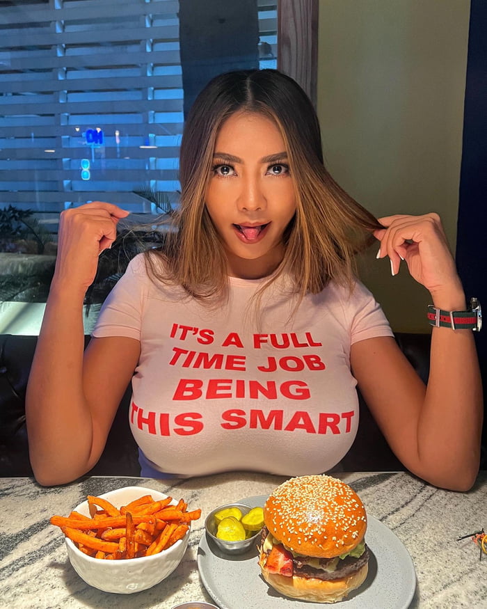 She's got a big beautiful... brain - 9GAG