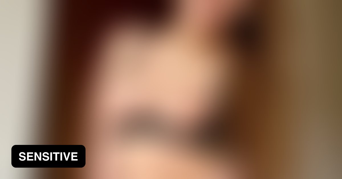 Sexy in black - 9GAG