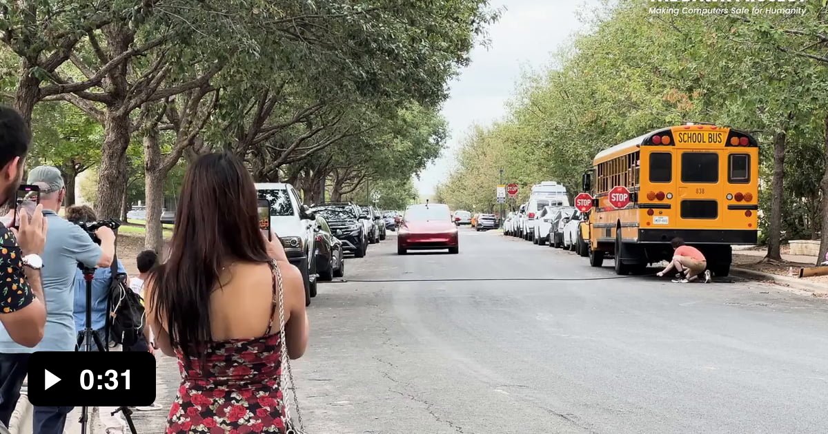 Self-driving car fails to detect and stop for child mannequin behind school bus - 9GAG