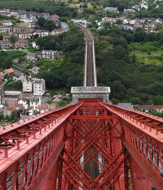 Forth Bridge Views, this Bridge was build between 1882 and 1890. - 9GAG