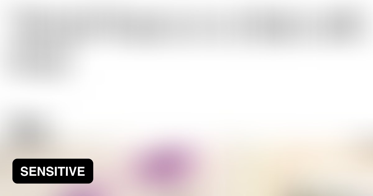 A flat chest is so erotic - 9GAG