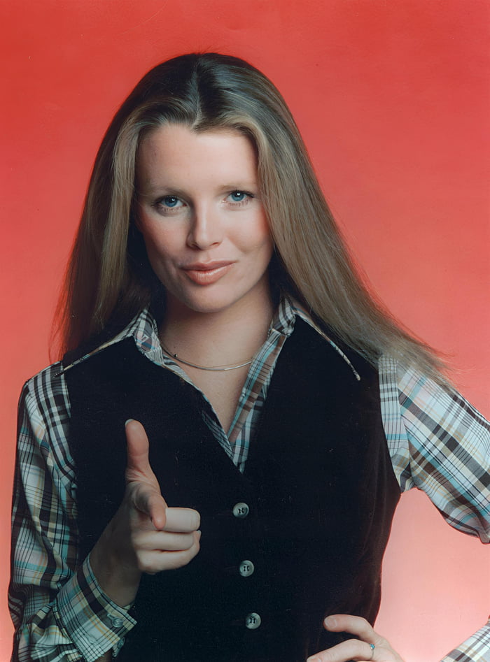 Kim Basinger in promo for Dog and Cat TV Series (1977) - 9GAG