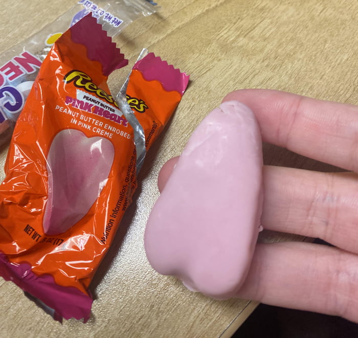 Reese’s Hearts looking kinda sus - 9GAG