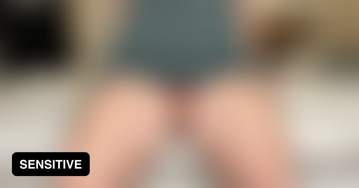 Subtle upskirt 😋 - 9GAG