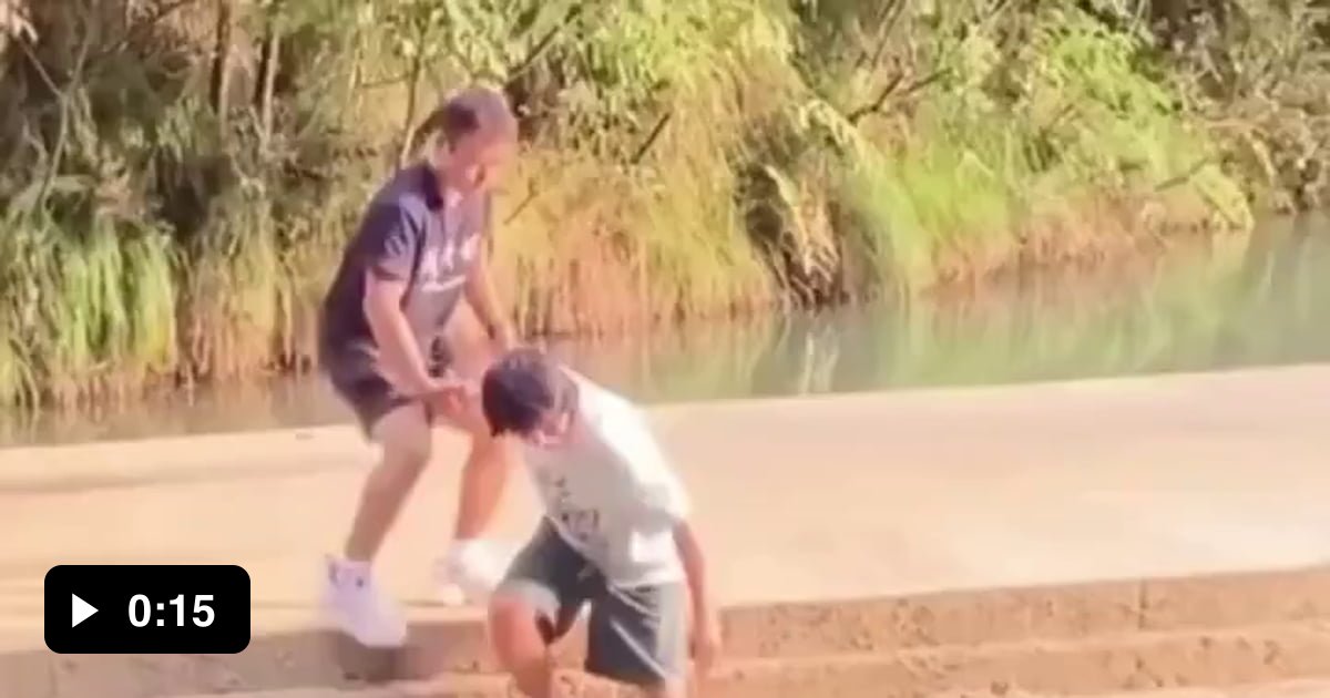 Catch the ball - 9GAG