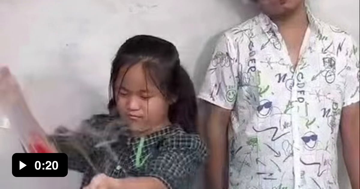 Bro in back is dead inside - 9GAG