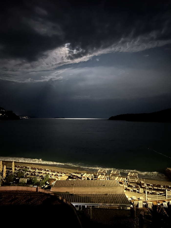 Full moon above sea - 9GAG