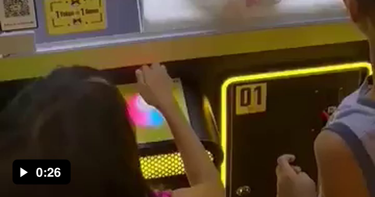 Genuine happiness with Claw Machine - 9GAG
