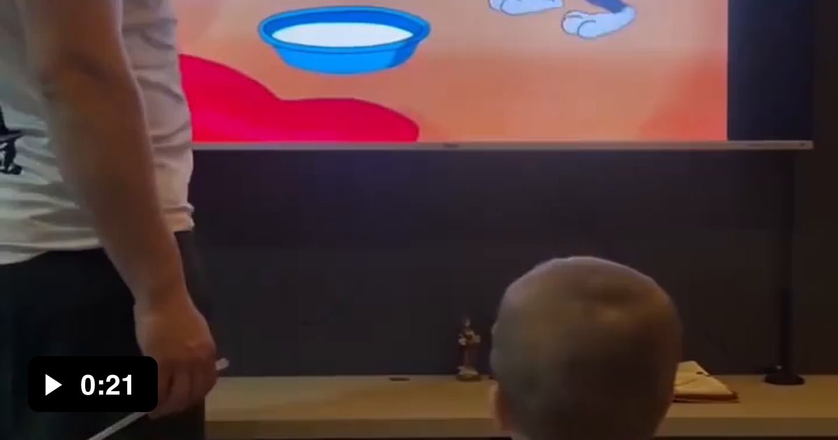 Dad practices “interacting” with a Tom & Jerry cartoon to make his son ...