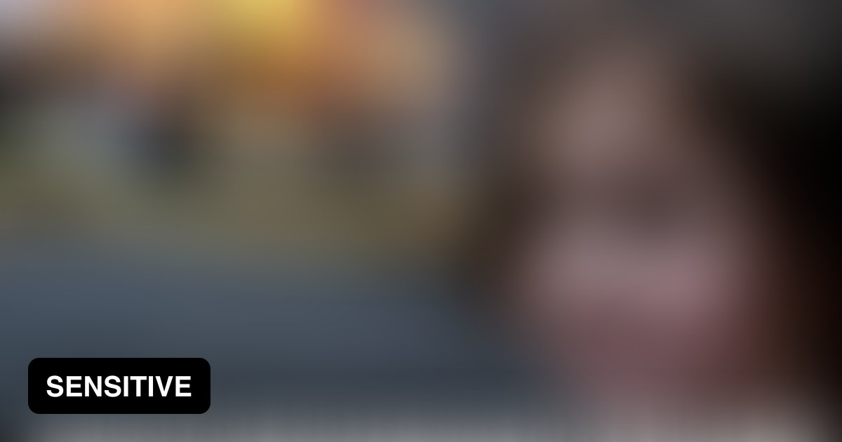 Minum kopi terlalu panas bisa bikin kanker tenggorokan lho. - 9GAG