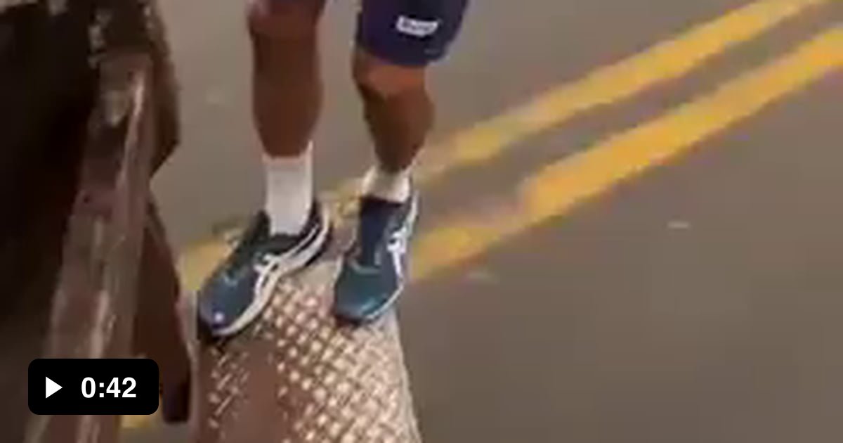 Another average Brazilian garbage man - 9GAG