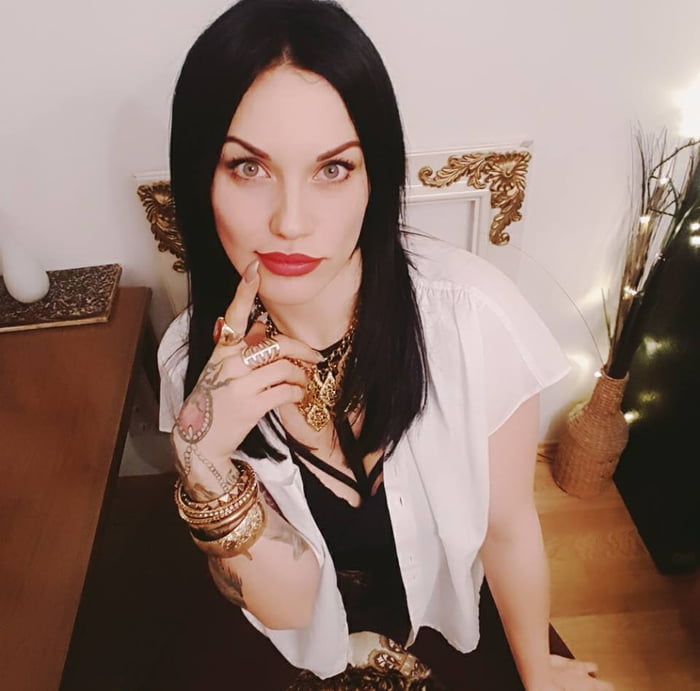 Gorgeous Austrian Model, Lisa Oneli - 9GAG