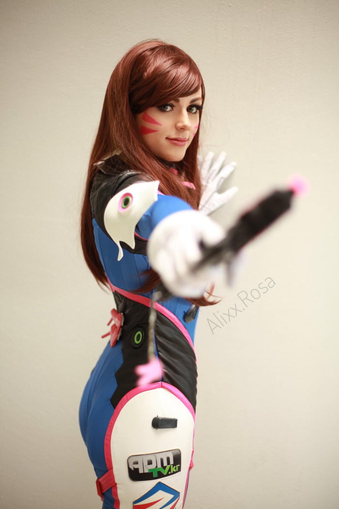 D.VA cosplay by Alixx.Rosa - 9GAG